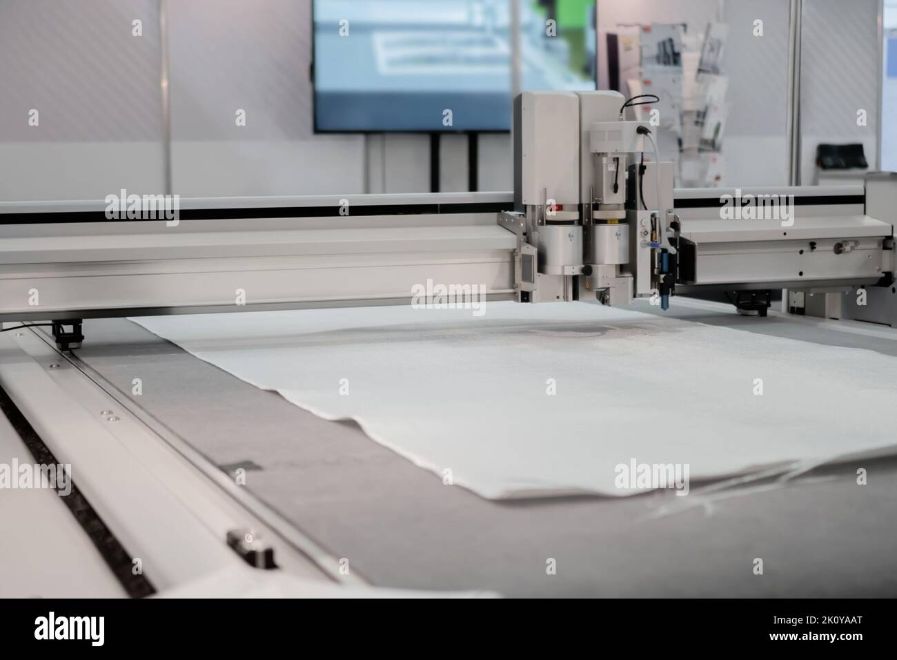 Digital cutting and creasing plotter - cnc flatbed cutter at factory ...