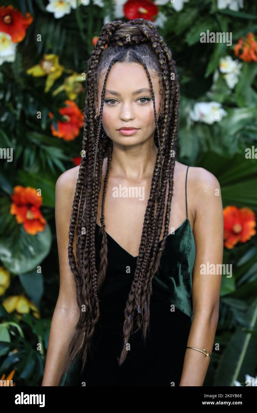 Nico parker hi-res stock photography and images - Alamy