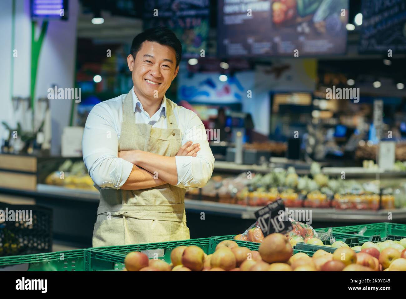 Apple seller hi-res stock photography and images - Alamy