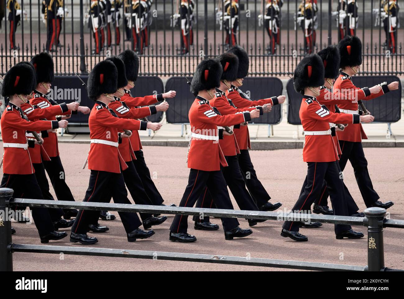 Grenadier Guards line up outside Buckingham Palace ahead of the ...