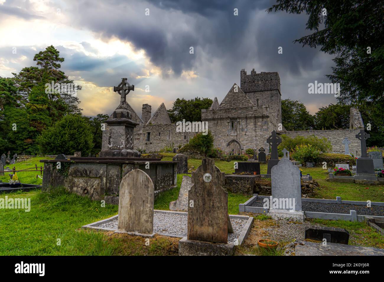 Franciscan ecclesiastical building hi-res stock photography and images ...