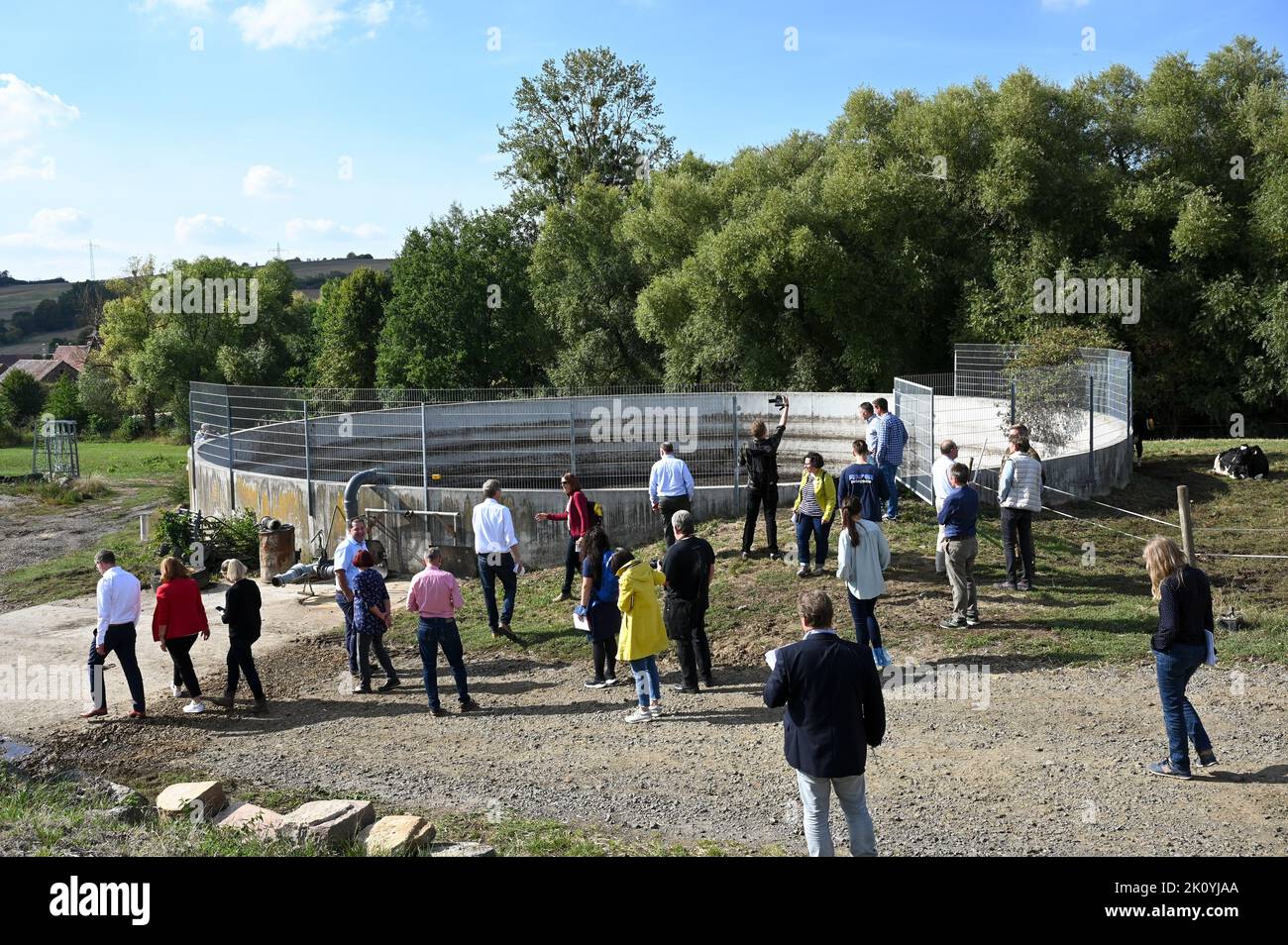 PRODUCTION - 12 September 2022, Hessen, Homberg (Efze): Journalists ...