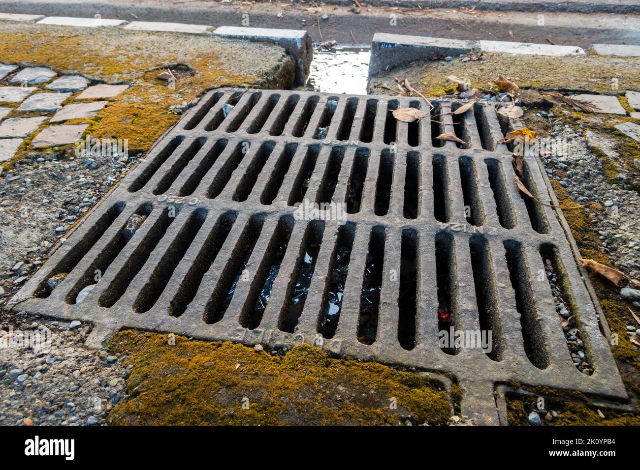 Large manhole cover hi-res stock photography and images - Alamy