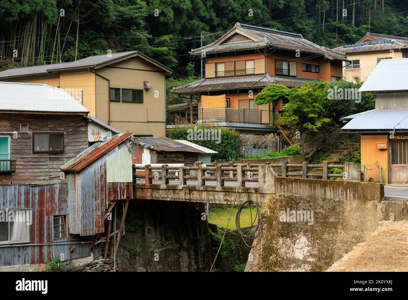 Japanese house exterior hi-res stock photography and images - Alamy