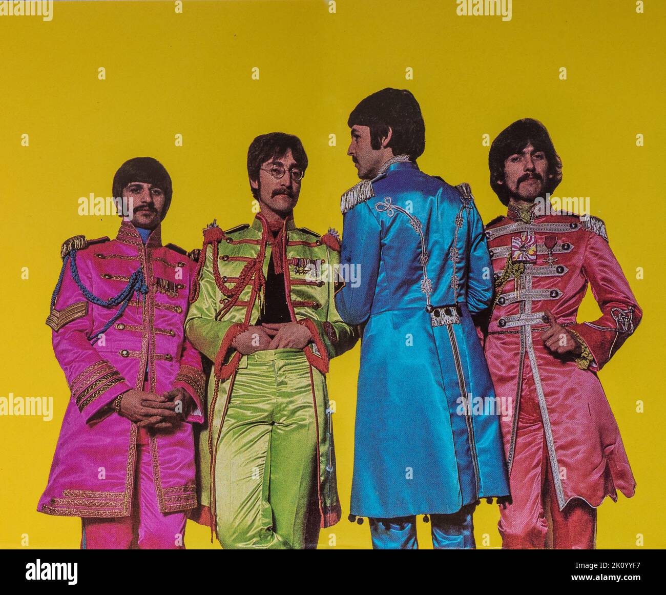 EMI CD Disc Booklet - The Beatles - Sg Peppers Lonely Hearts Club Stock ...