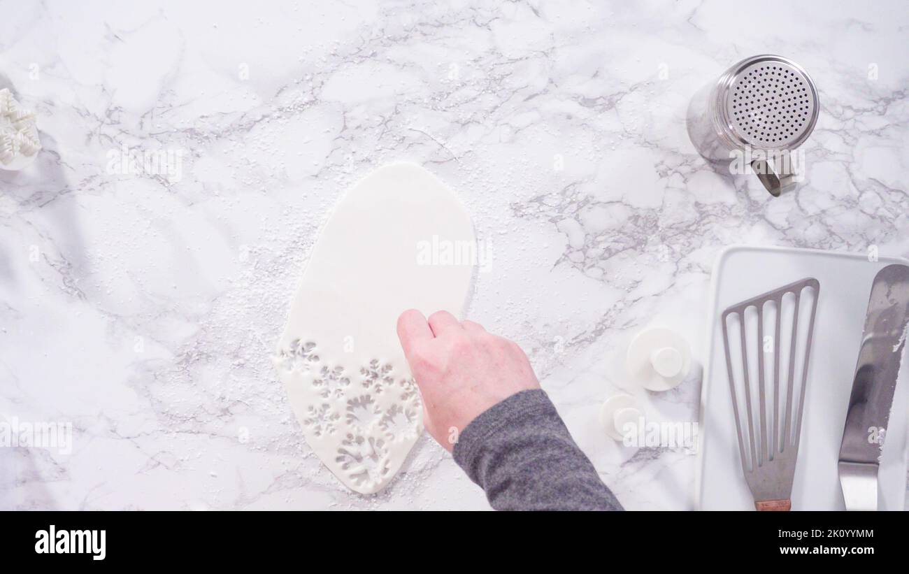 Baking with fondant Stock Photo - Alamy