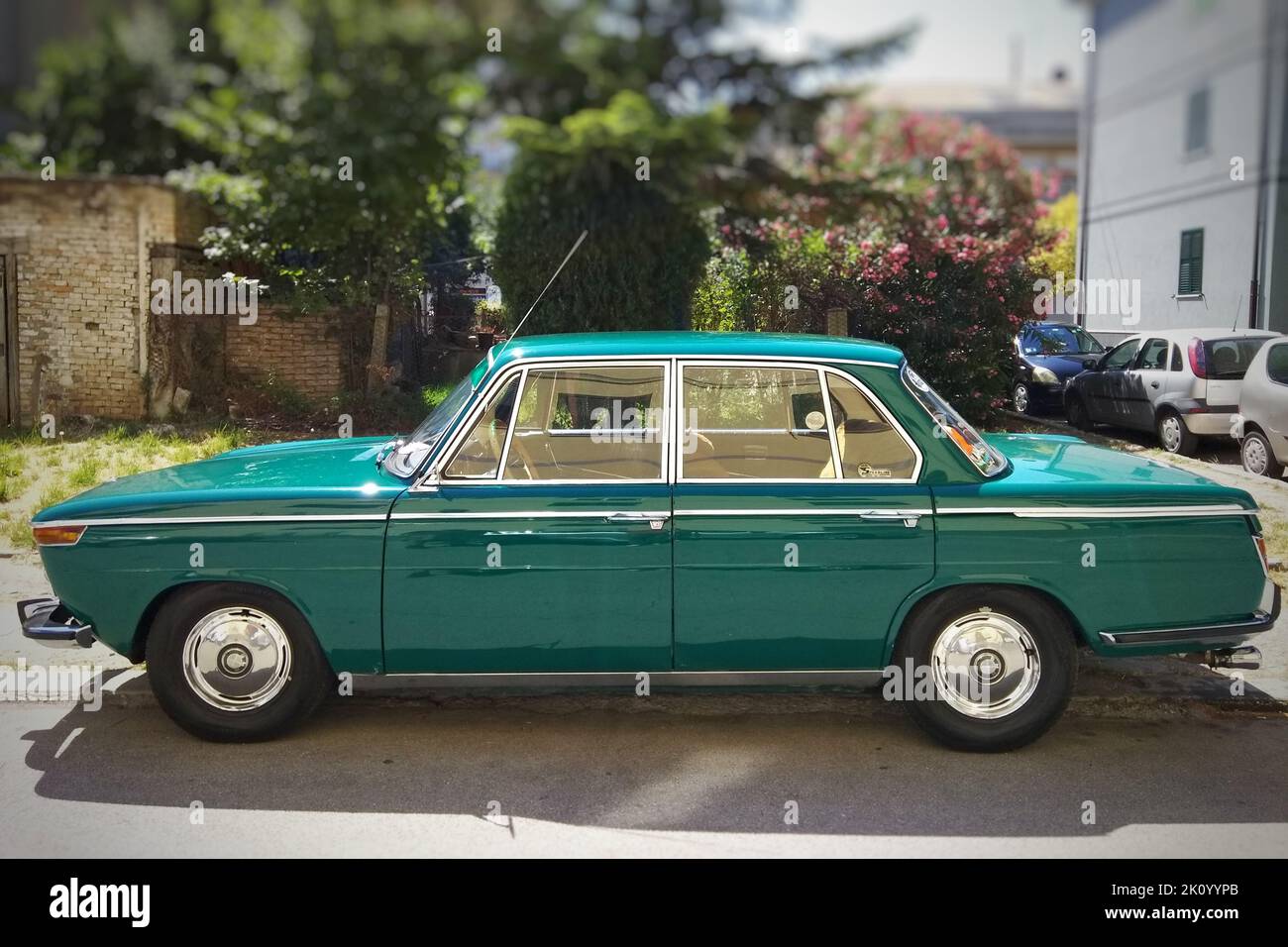 Classic green vehicle hi-res stock photography and images - Alamy