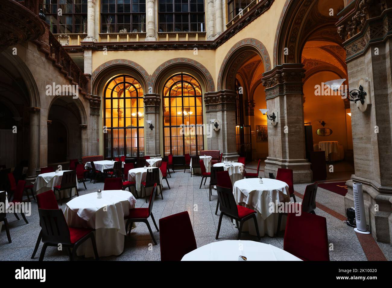 Kaffee, Cafe Central, Wien, im historischen Ambiente eines Wiener ...