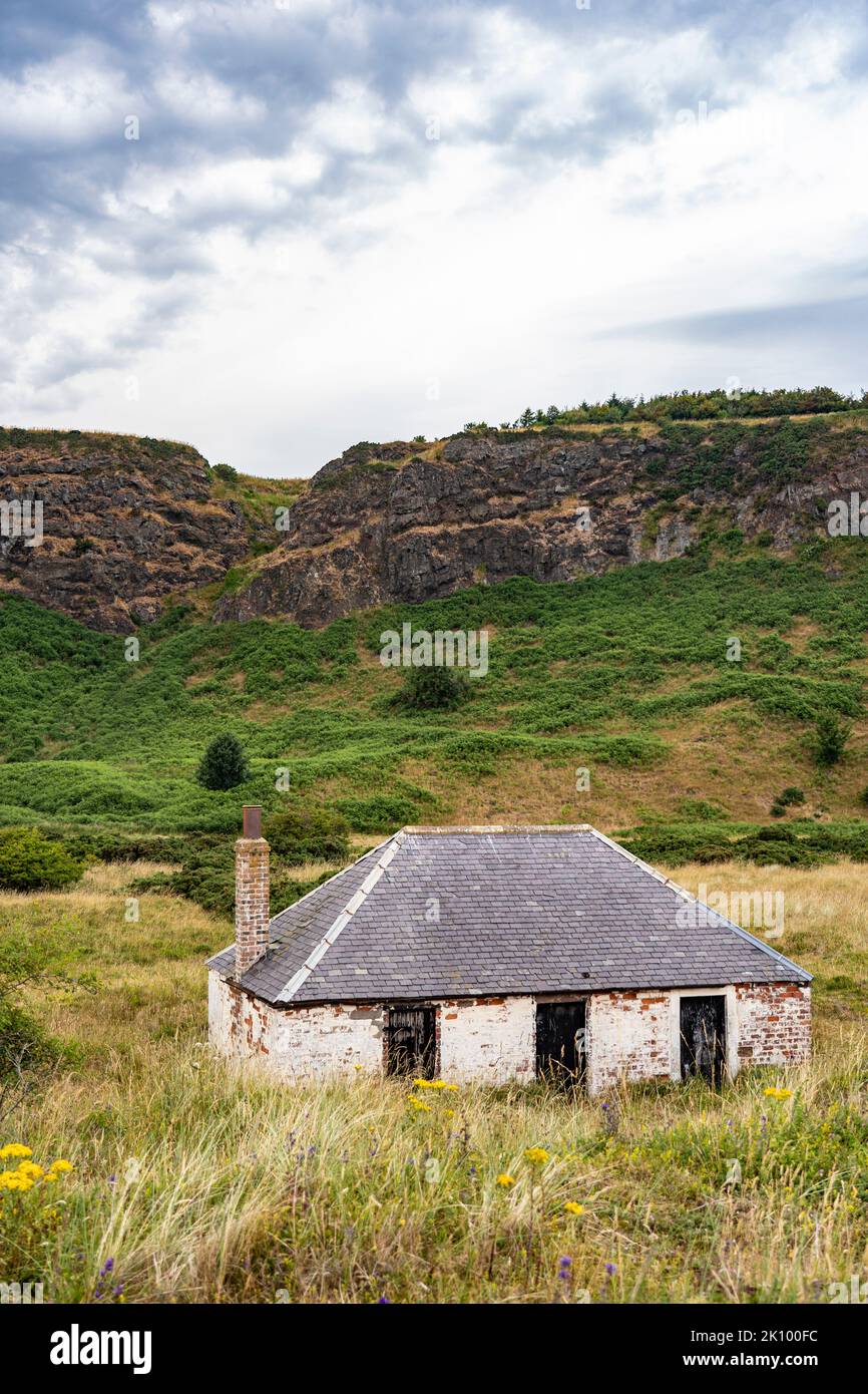 Ruined farm house uk hi-res stock photography and images - Alamy