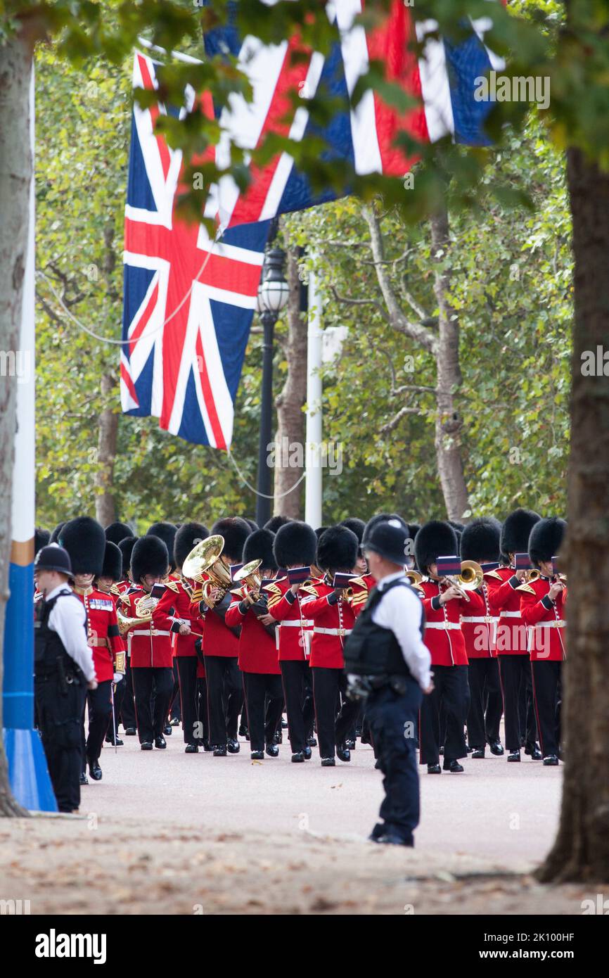 London, UK, 14 Sept 2022: The Queen's coffin is taken from Buckingham ...
