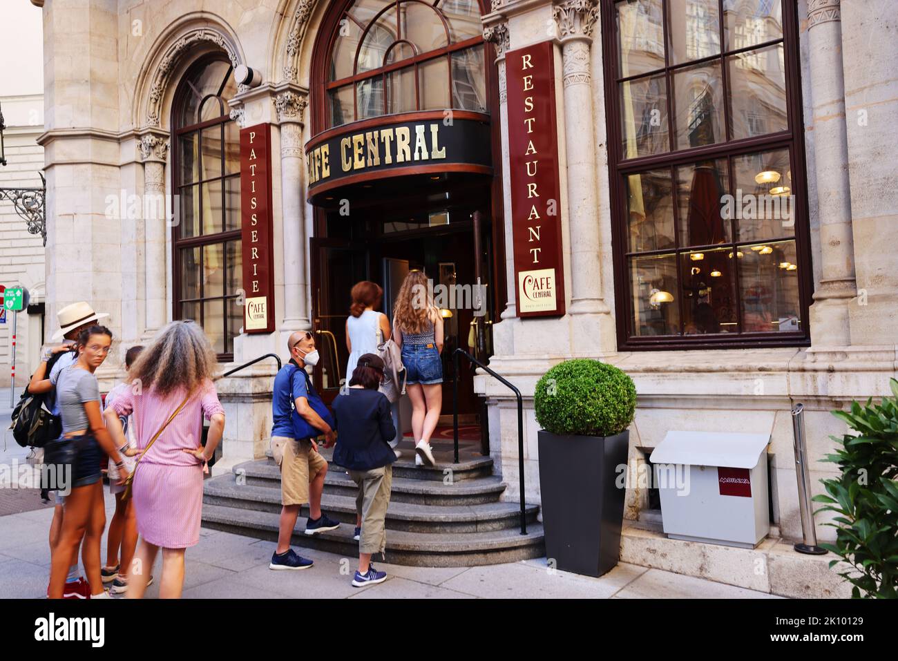 Kaffee, Cafe Central, Wien, im historischen Ambiente eines Wiener ...