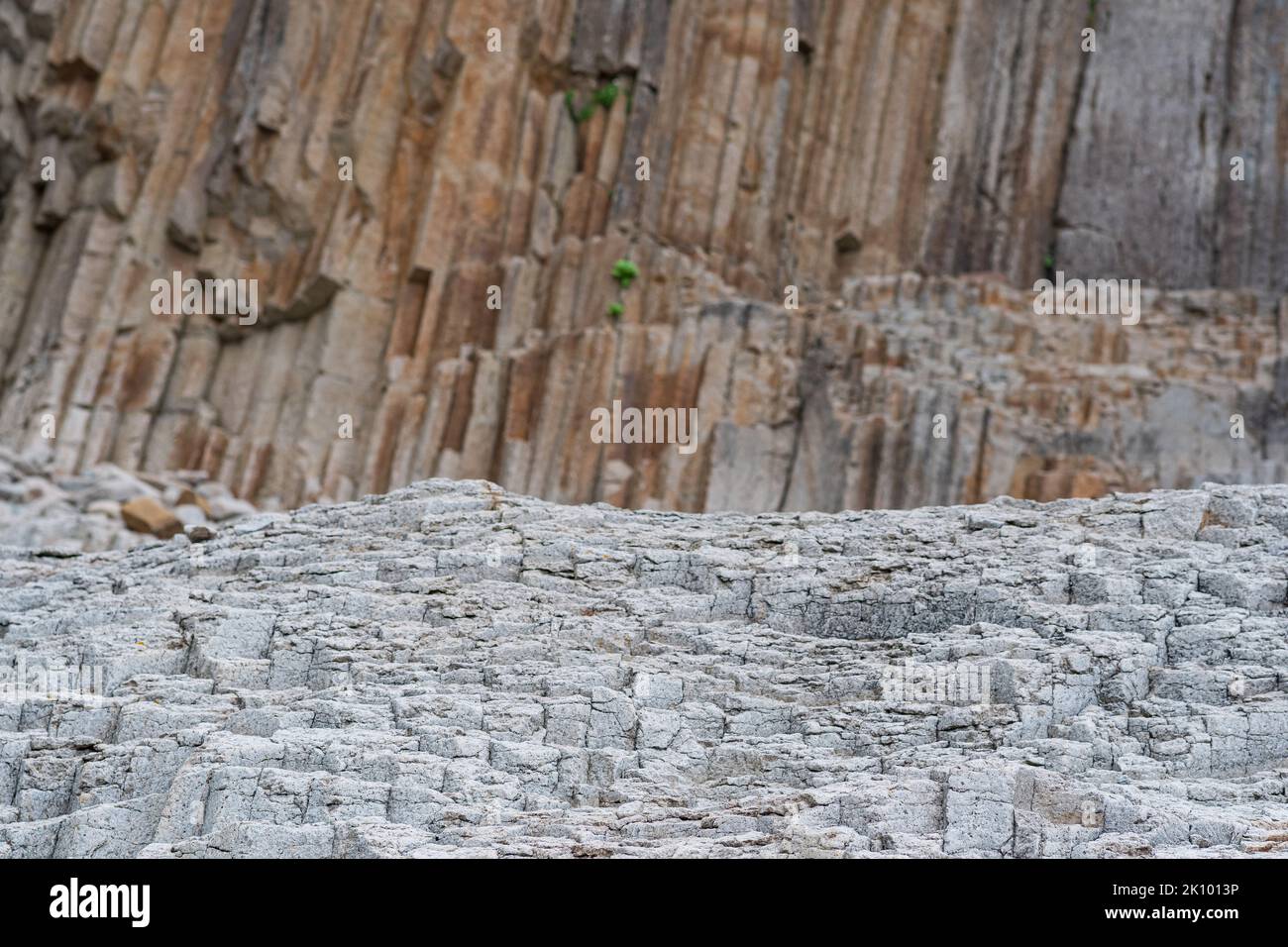 natural rock background, volcanic columnar jointed basalt Stock Photo ...