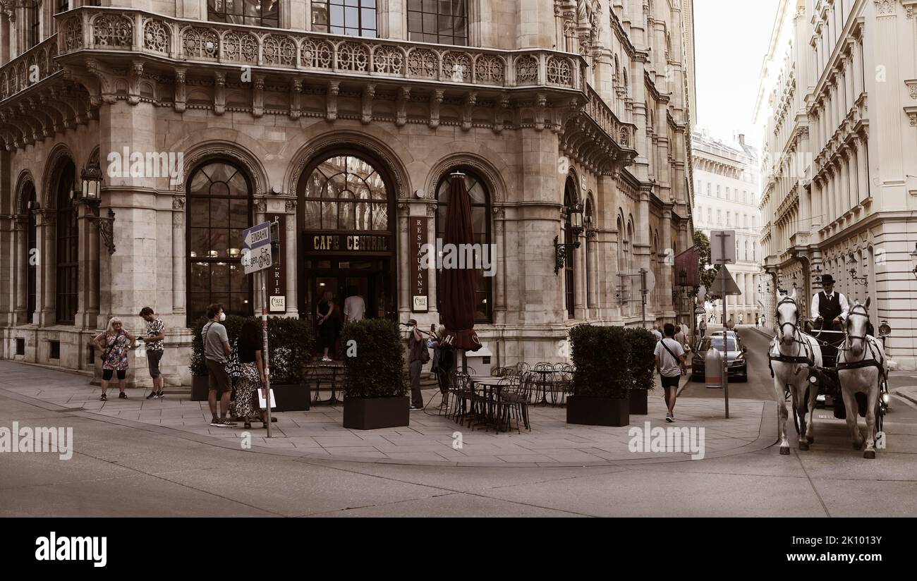 Wien Fiaker, Cafe Central, Kutsche, Fiaker, Wien, Pferdekutsche oder ...