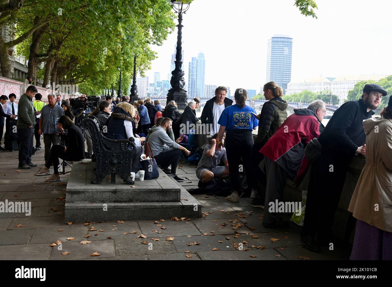 Queen lying in state westminster hi-res stock photography and images ...
