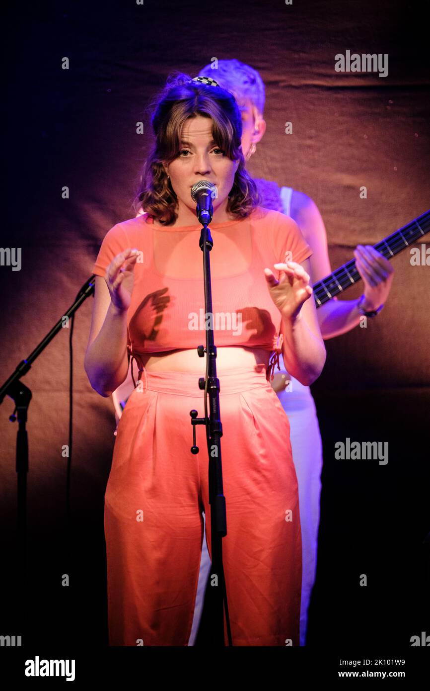 Ay wing singer hi-res stock photography and images - Alamy