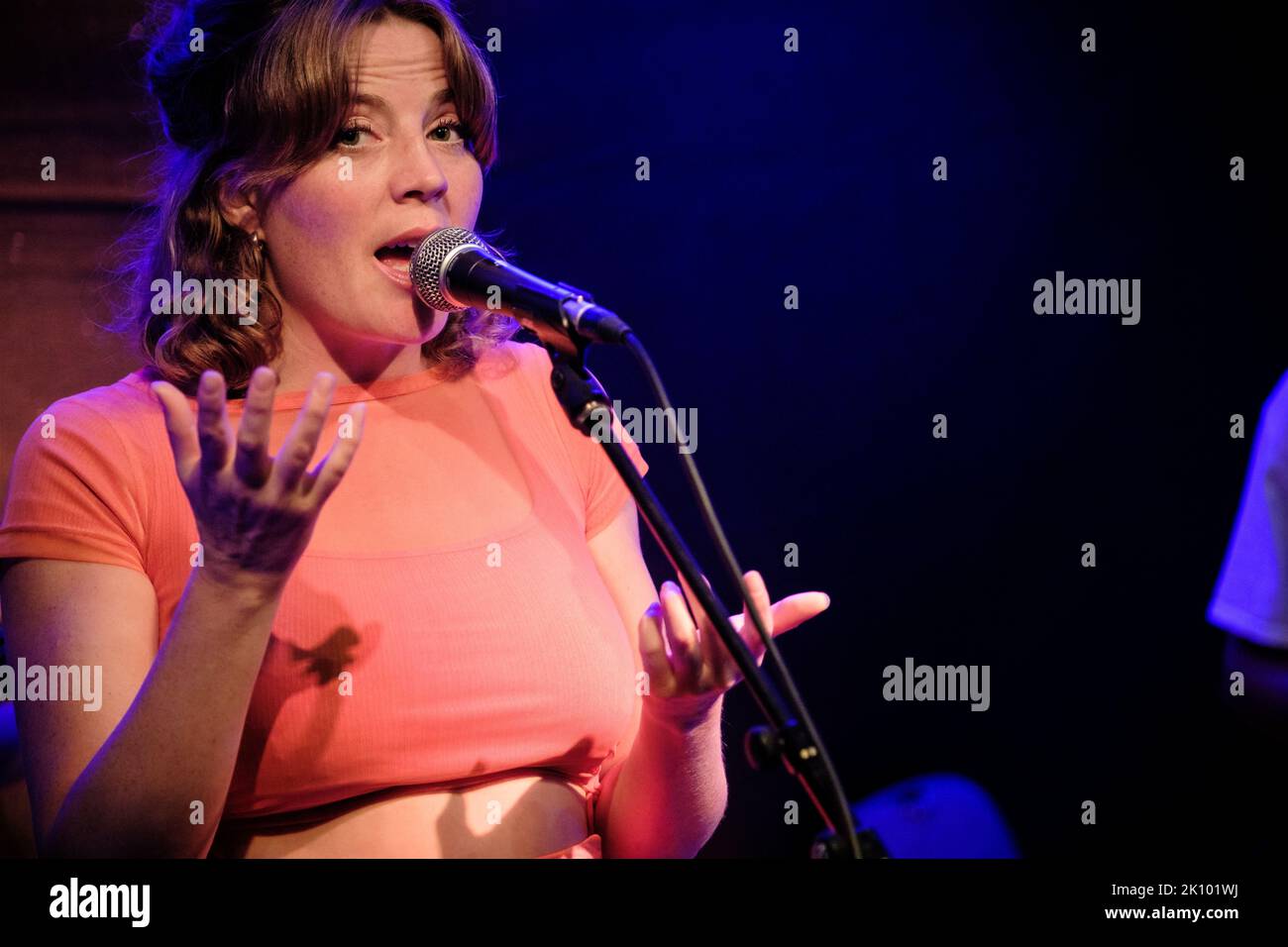 Ay wing singer hi-res stock photography and images - Alamy