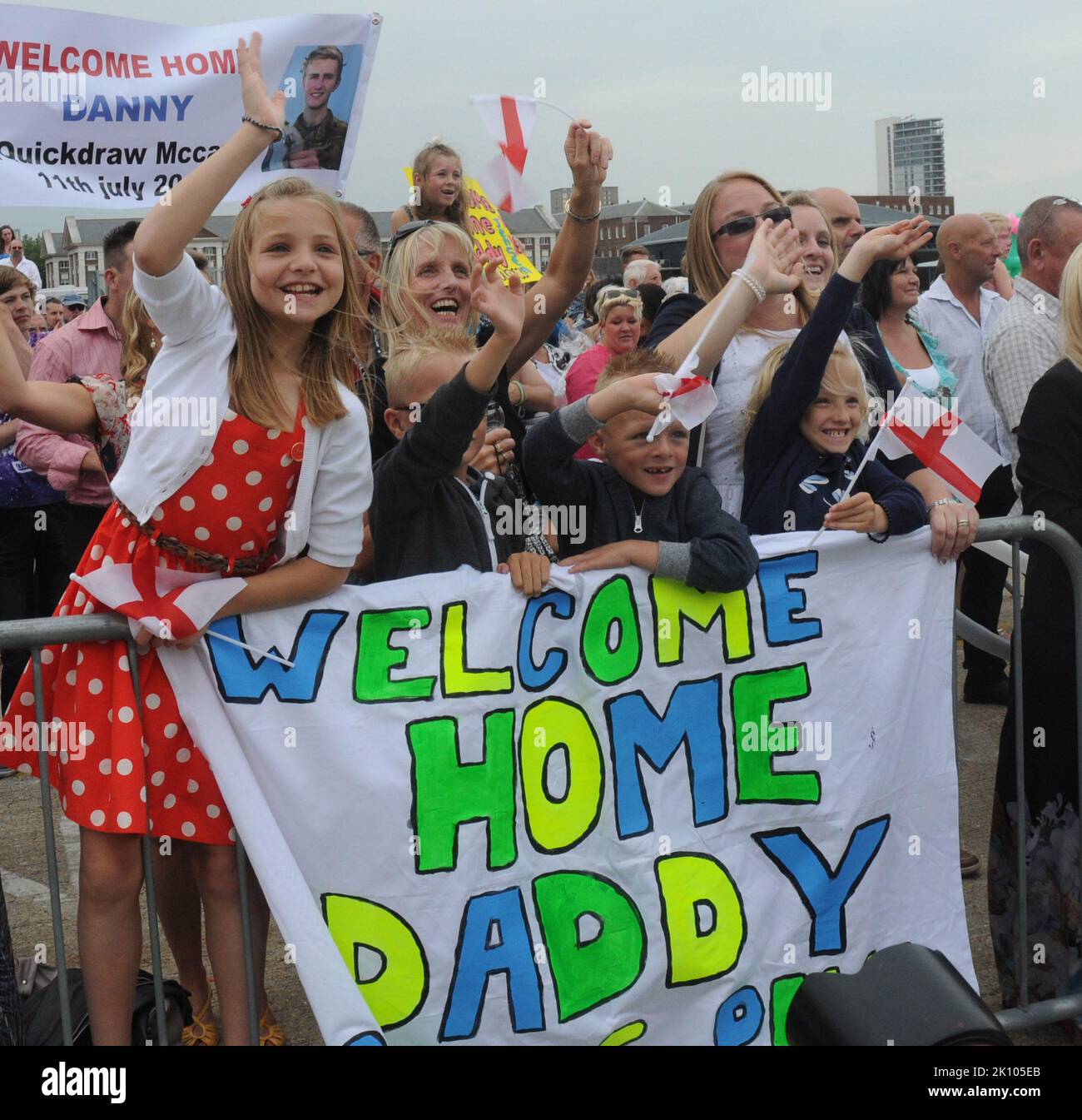 PO TONY DAVIS'S FAMILY SPOT HIM ON DECK AS HMS DIAMOND RETURNED TO ...