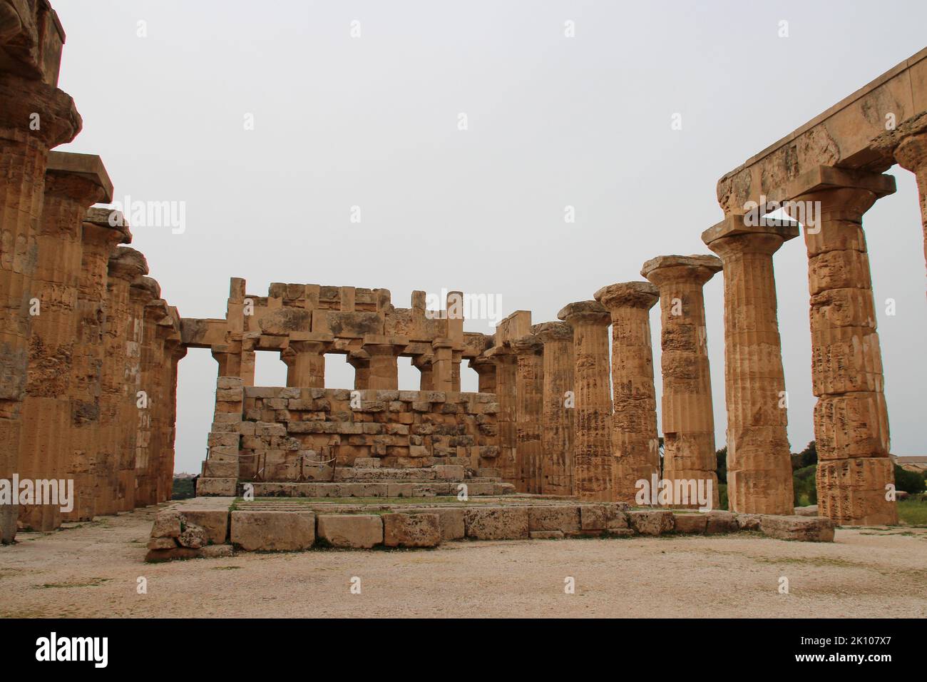 ruined roman temple in selinunte in sicily (italy Stock Photo - Alamy