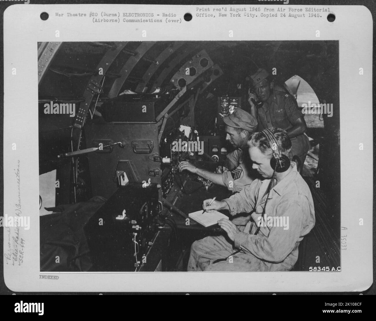 Wwii radio military hi-res stock photography and images - Alamy