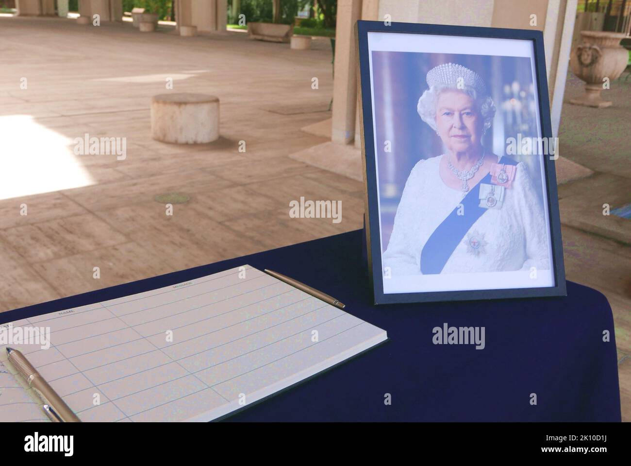 Uk embassy hm the queen elisabeth ii rome italy hi-res stock ...