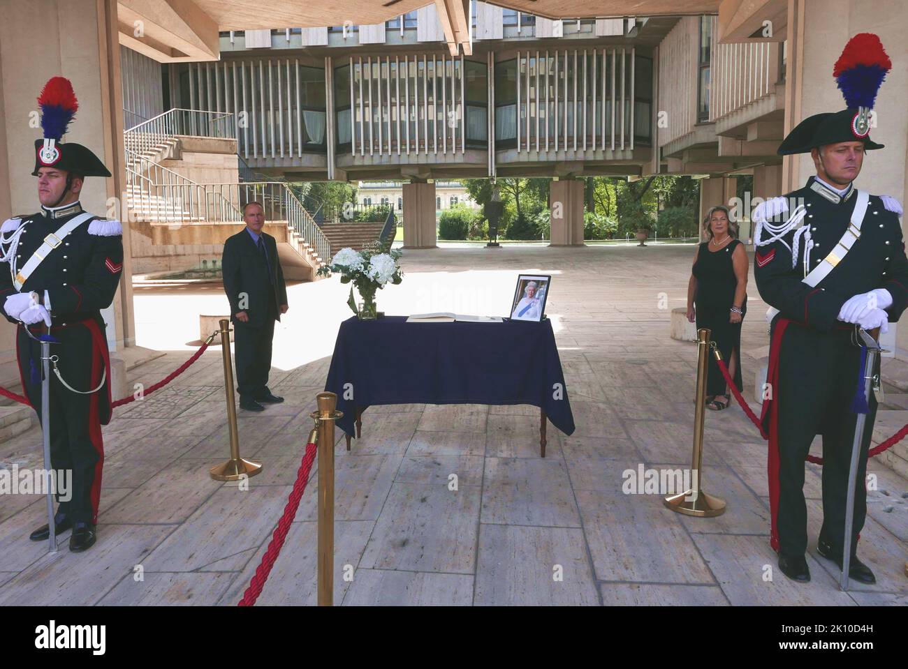 Uk embassy hm the queen elisabeth ii rome italy hi-res stock ...