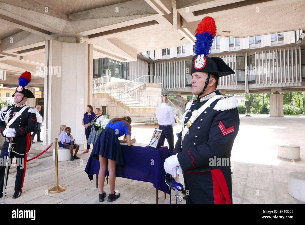 Uk embassy in rome hi-res stock photography and images - Alamy