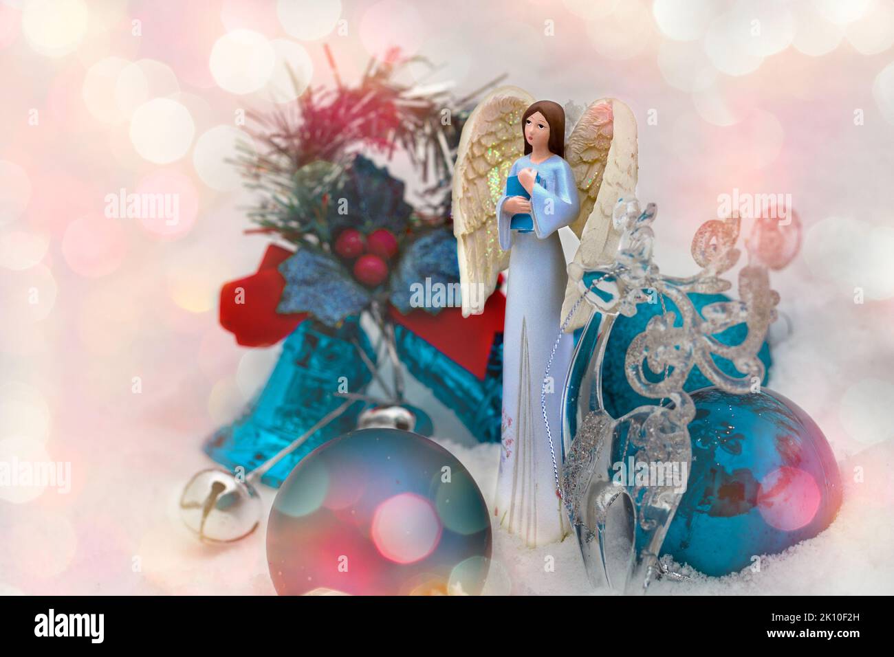 Snow white golden book hi-res stock photography and images - Alamy