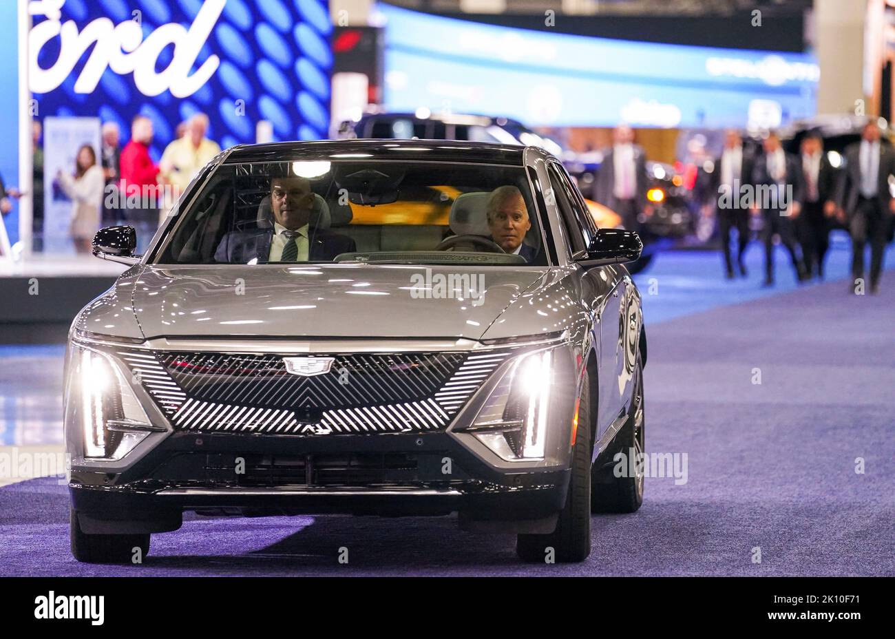 Biden at the 2022 auto show hi-res stock photography and images - Alamy