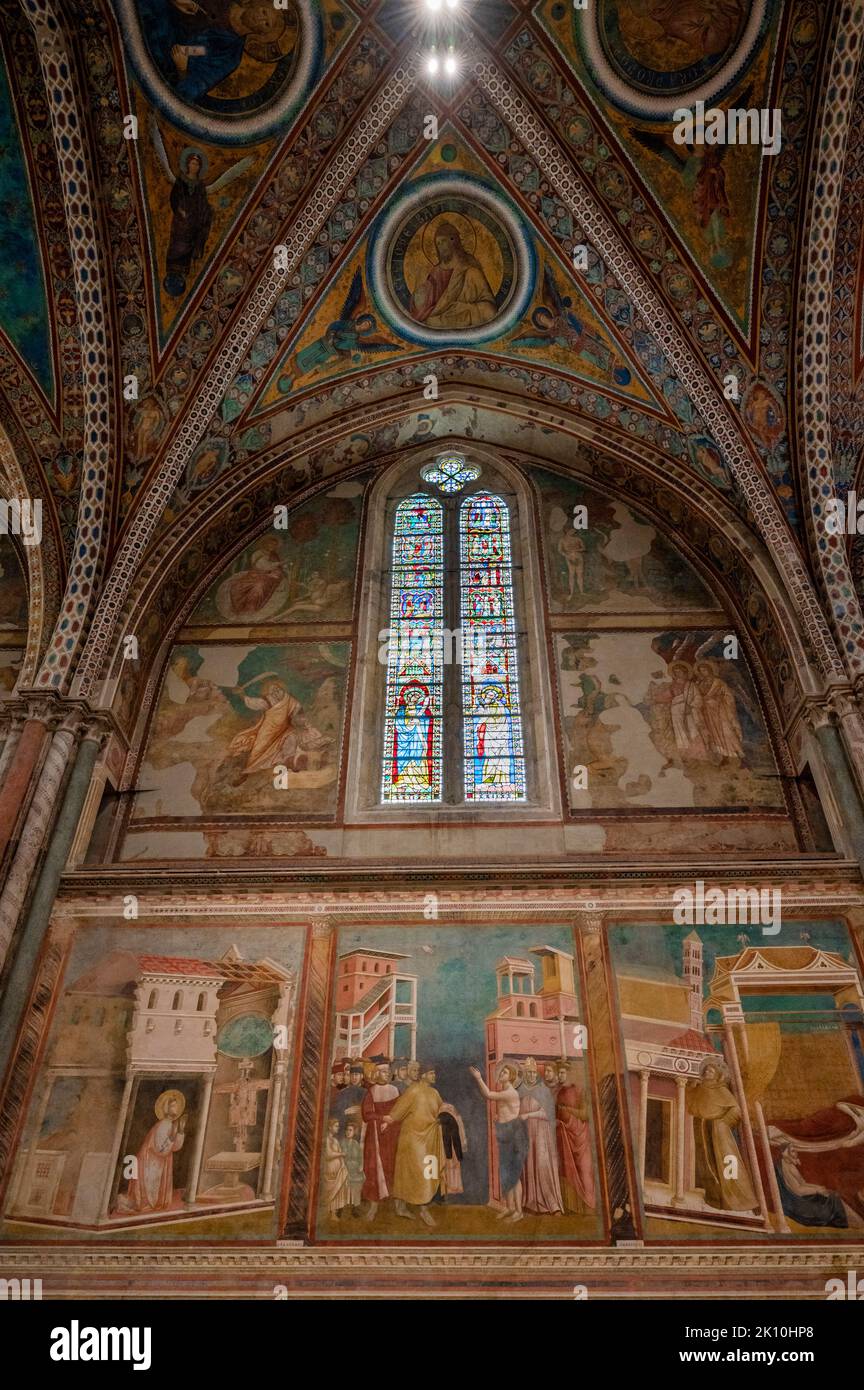 Antica basilica Papale di San Francesco di Assisi. Arte e religione ...