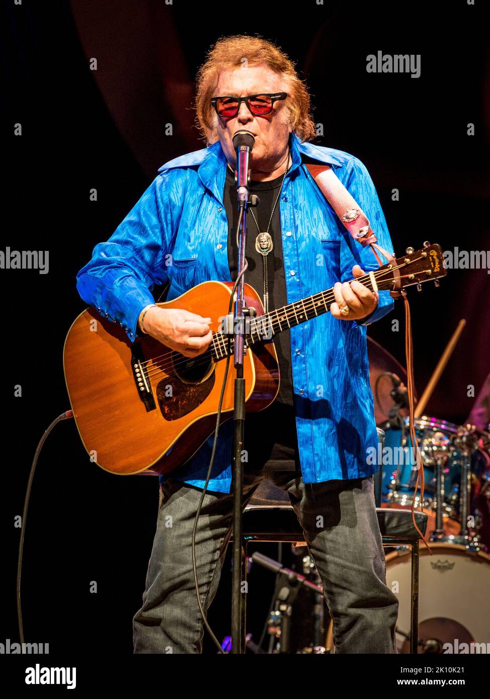 Don McLean on vocals & guitar Stock Photo - Alamy