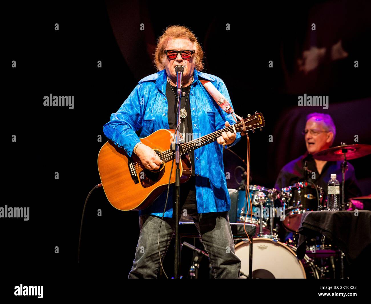 Don McLean on vocals & guitar Stock Photo - Alamy
