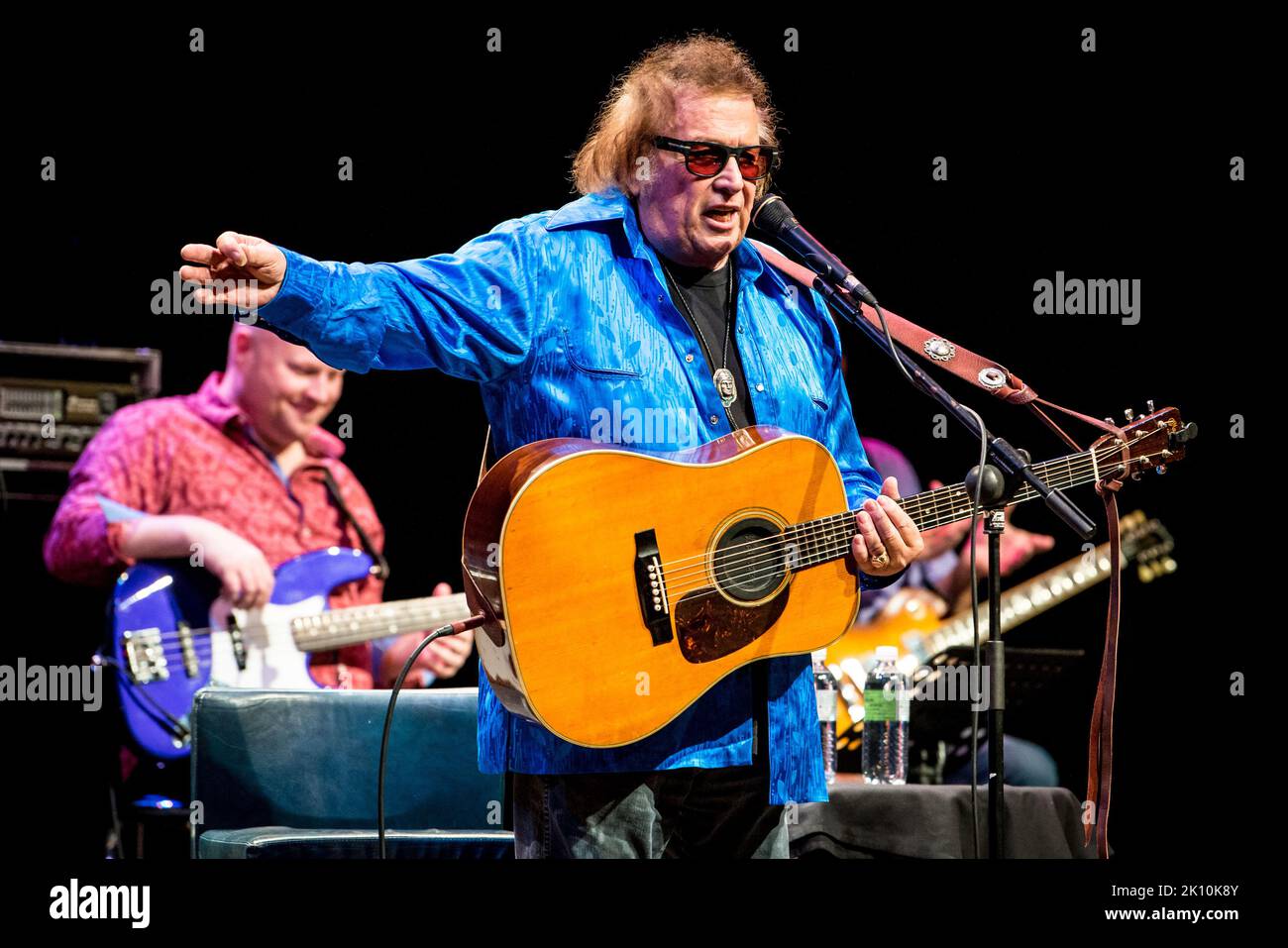 Don McLean on vocals & guitar Stock Photo - Alamy