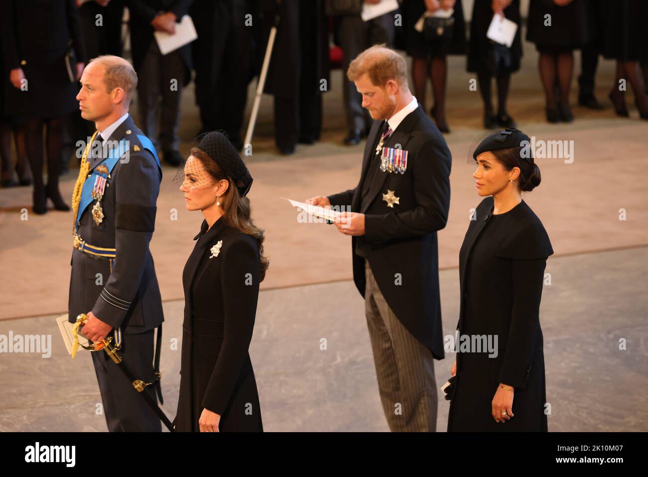 Queens laying in state westminster hall 2022 hi-res stock photography ...