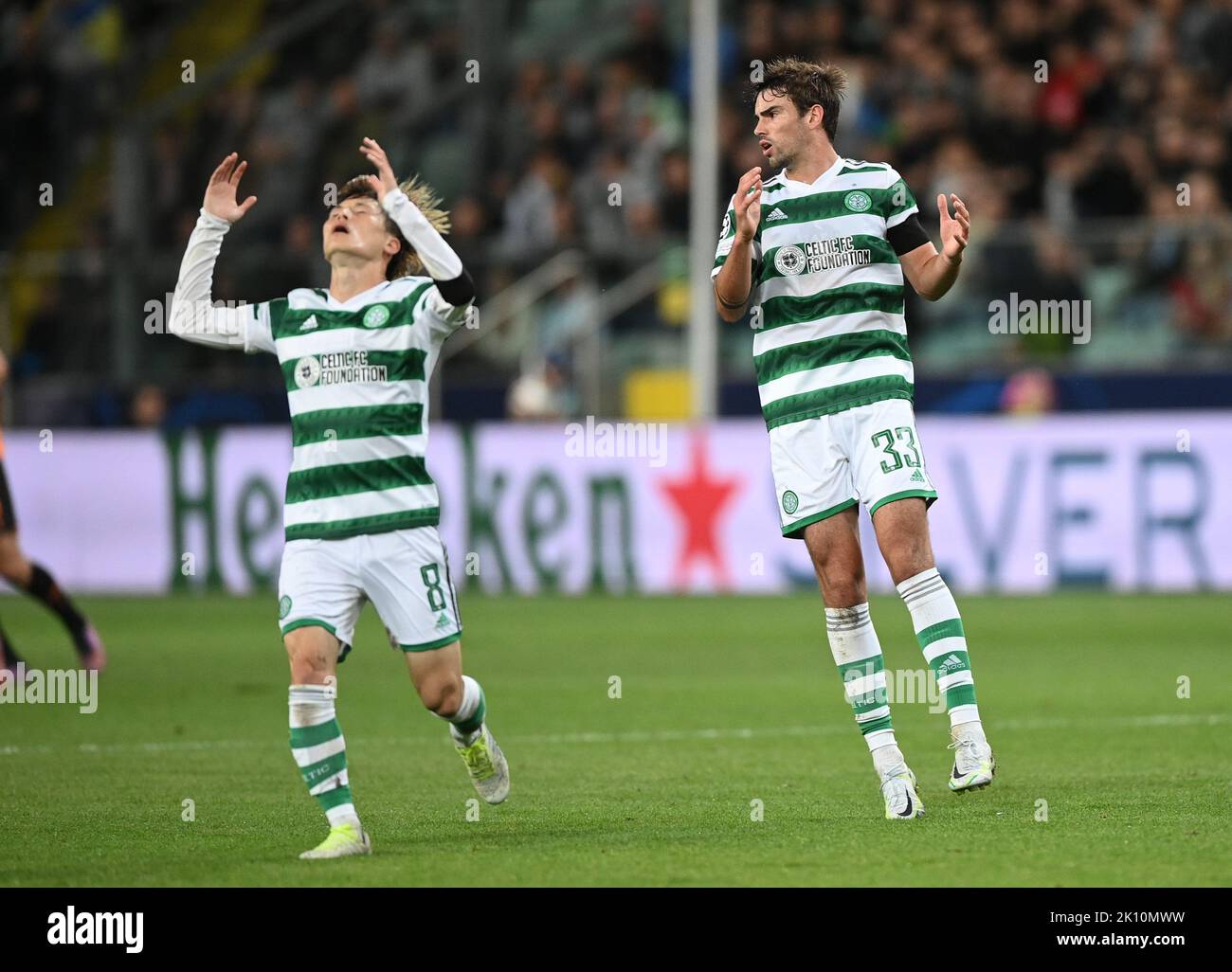 Matt o'riley celtic champions league hi-res stock photography and ...