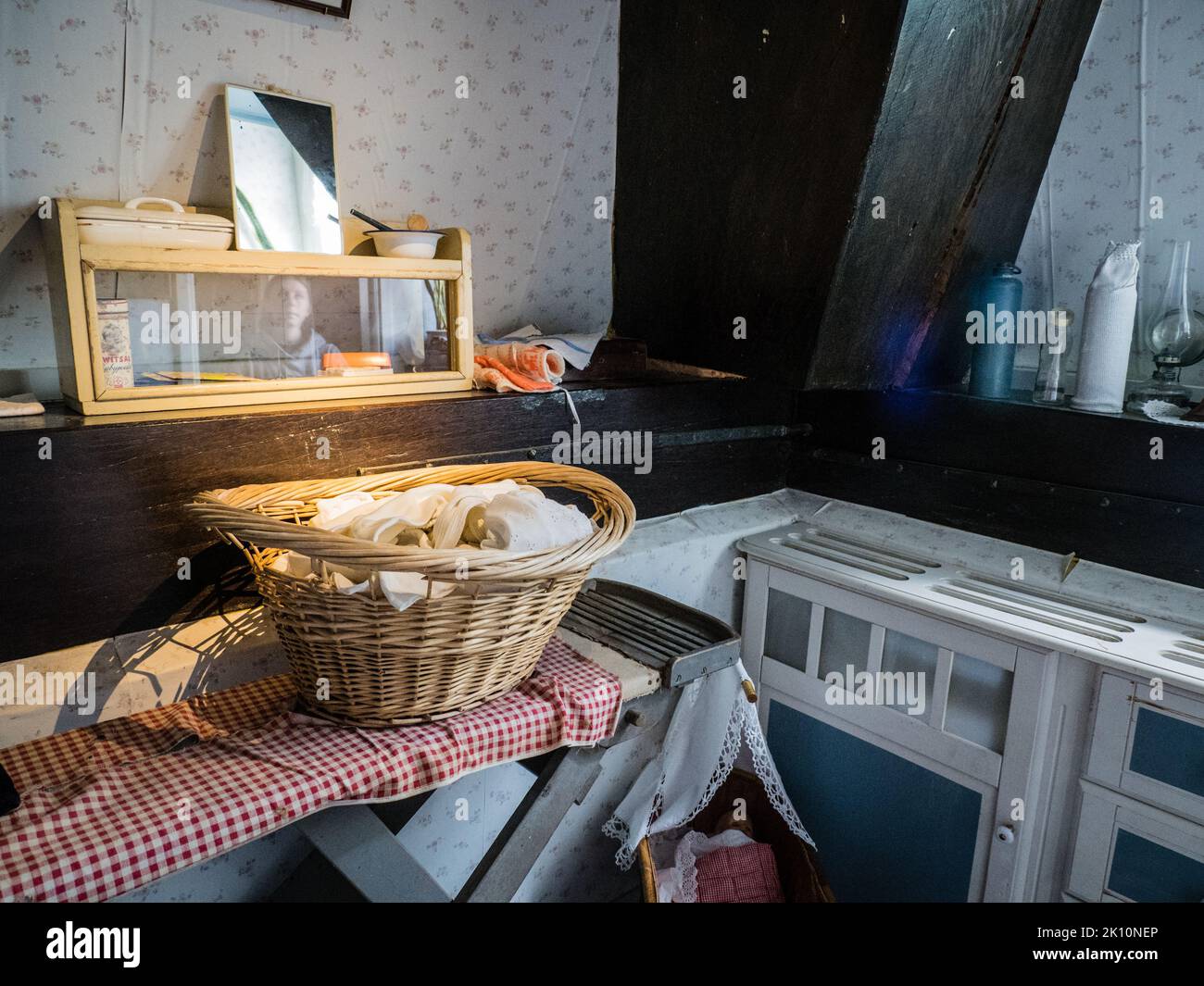 Water closet historical hi-res stock photography and images - Alamy
