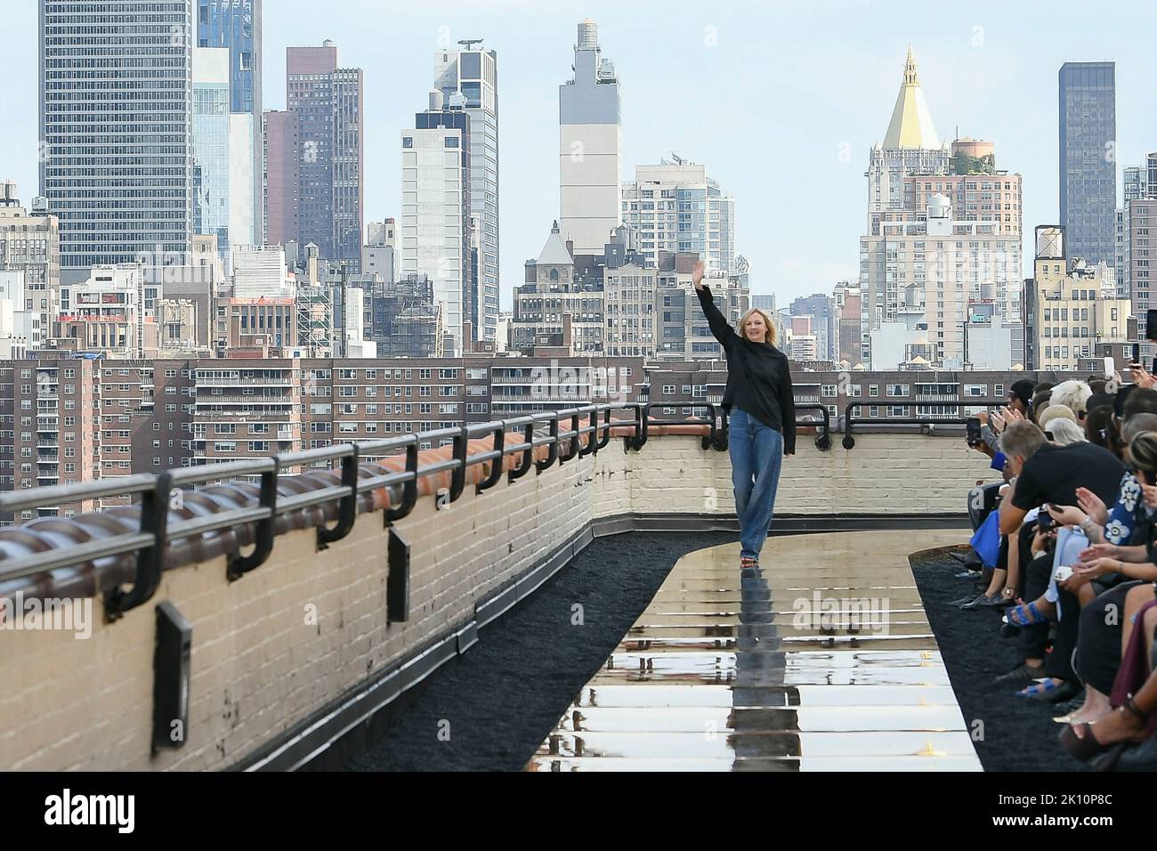 New York, Vereinigte Staaten. 13th Sep, 2022. COS SS23 runway during ...