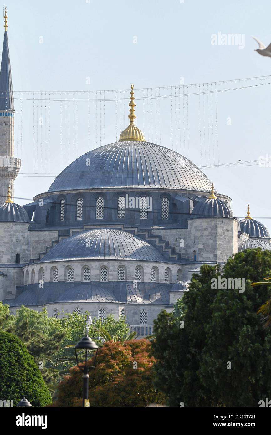 The sultan ahmed mosque istanbul hi-res stock photography and images ...
