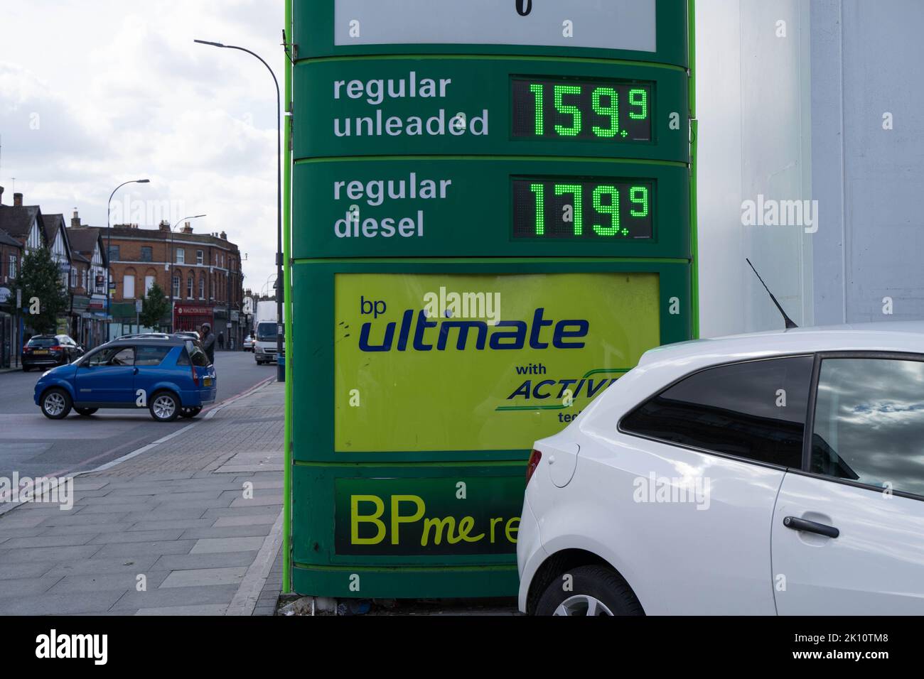 London UK, 14th September 2022. Failing prices at BP petrol pump are ...