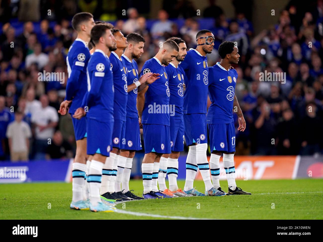 Chelsea players observe a minute's silence in memory of Queen Elizabeth ...