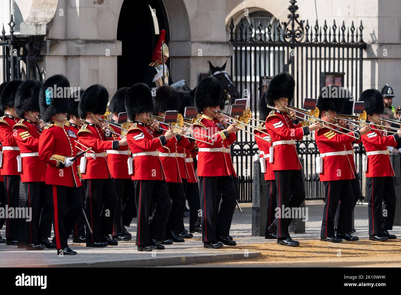Grenedier guards hi-res stock photography and images - Alamy