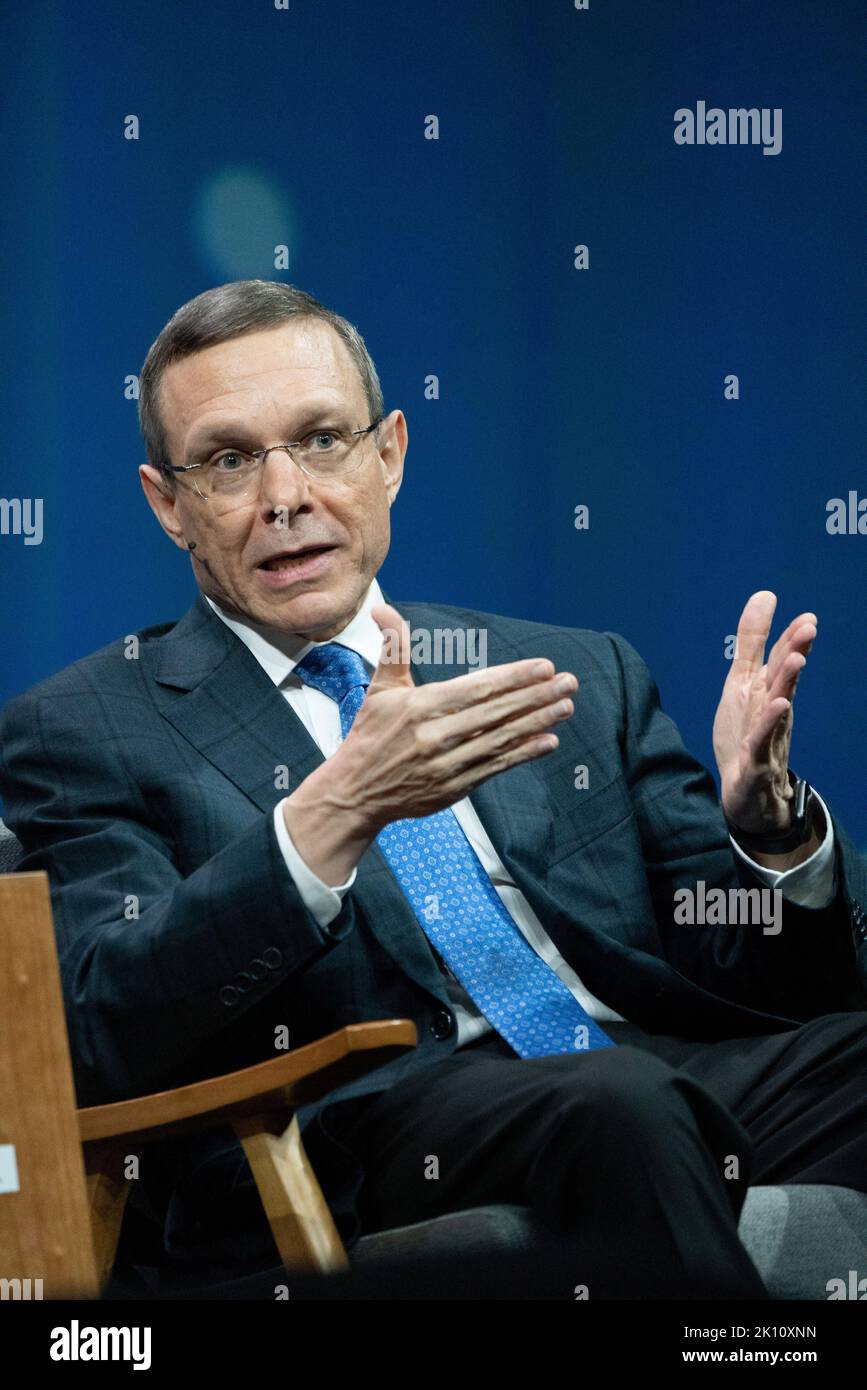 Avi loeb hi-res stock photography and images - Alamy