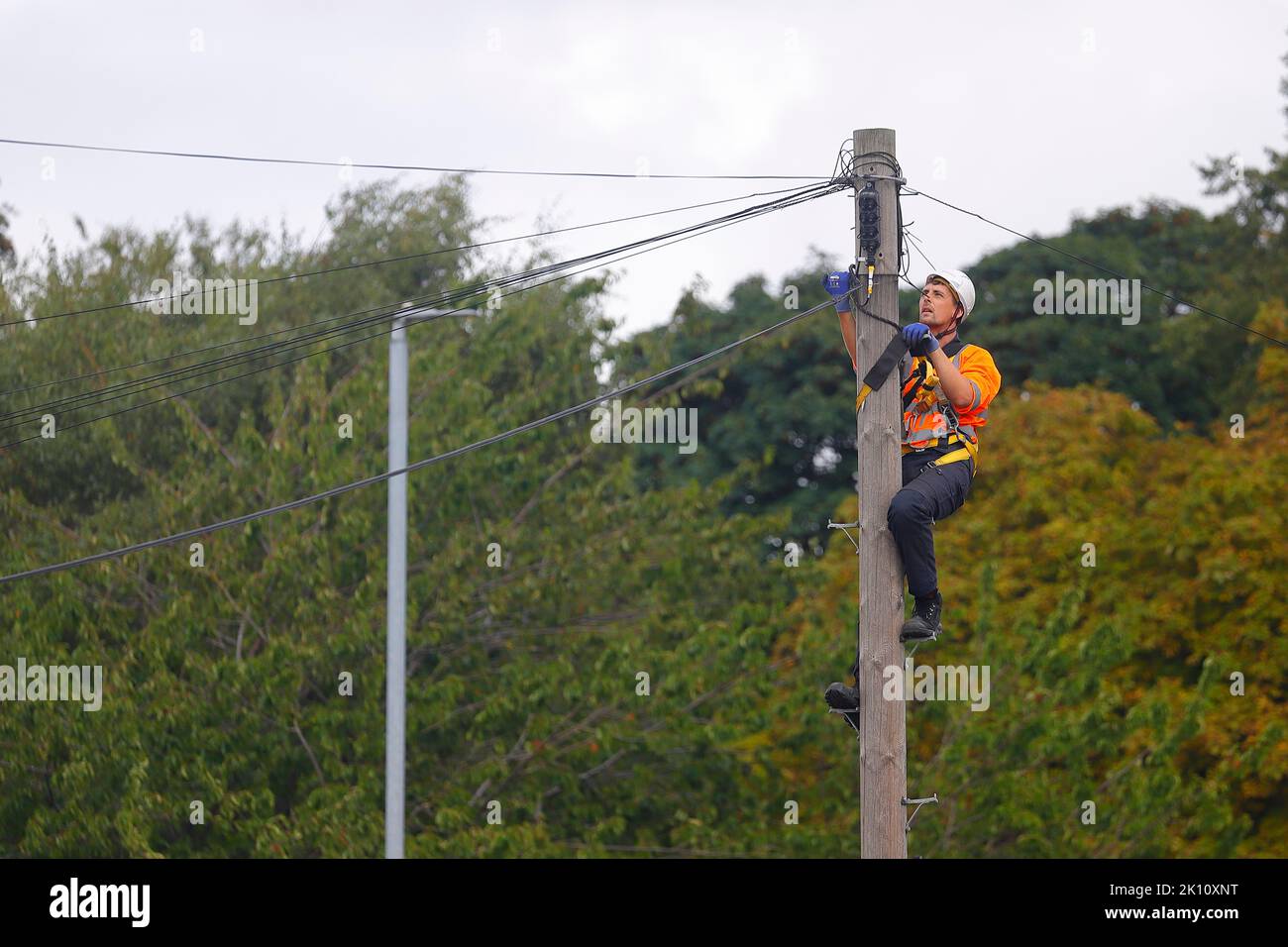 British telelcommunications engineer hi-res stock photography and ...