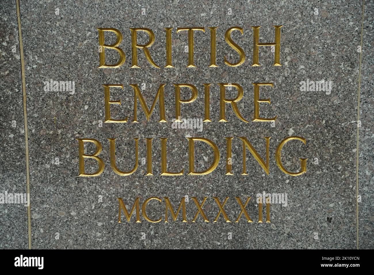 new york british empire building sign gold Stock Photo - Alamy