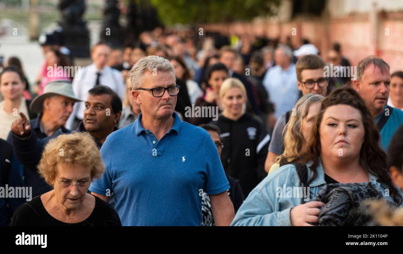 Queen elizabeth lying in state charles hi-res stock photography and ...