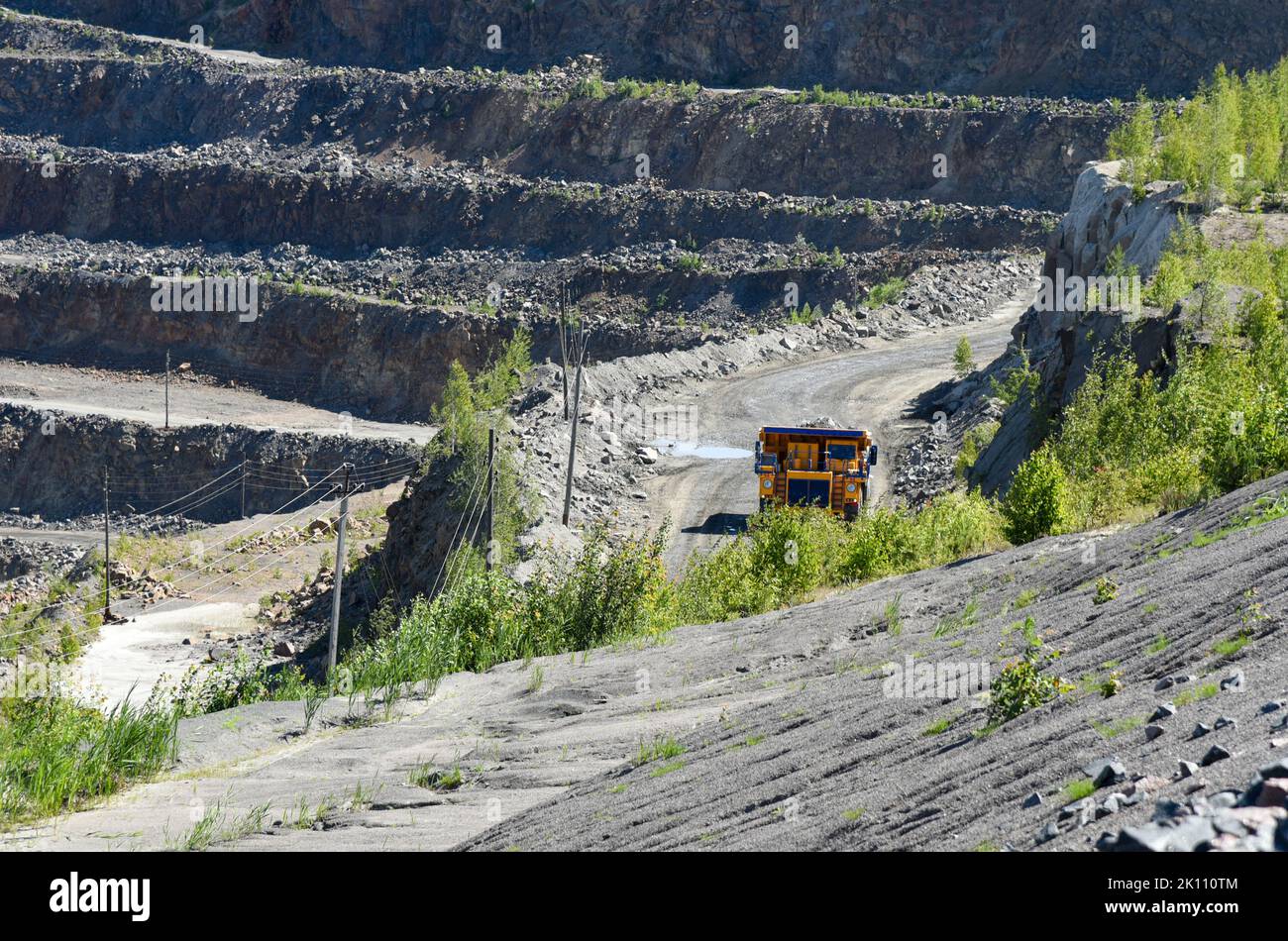 Dusty mining operation hi-res stock photography and images - Alamy
