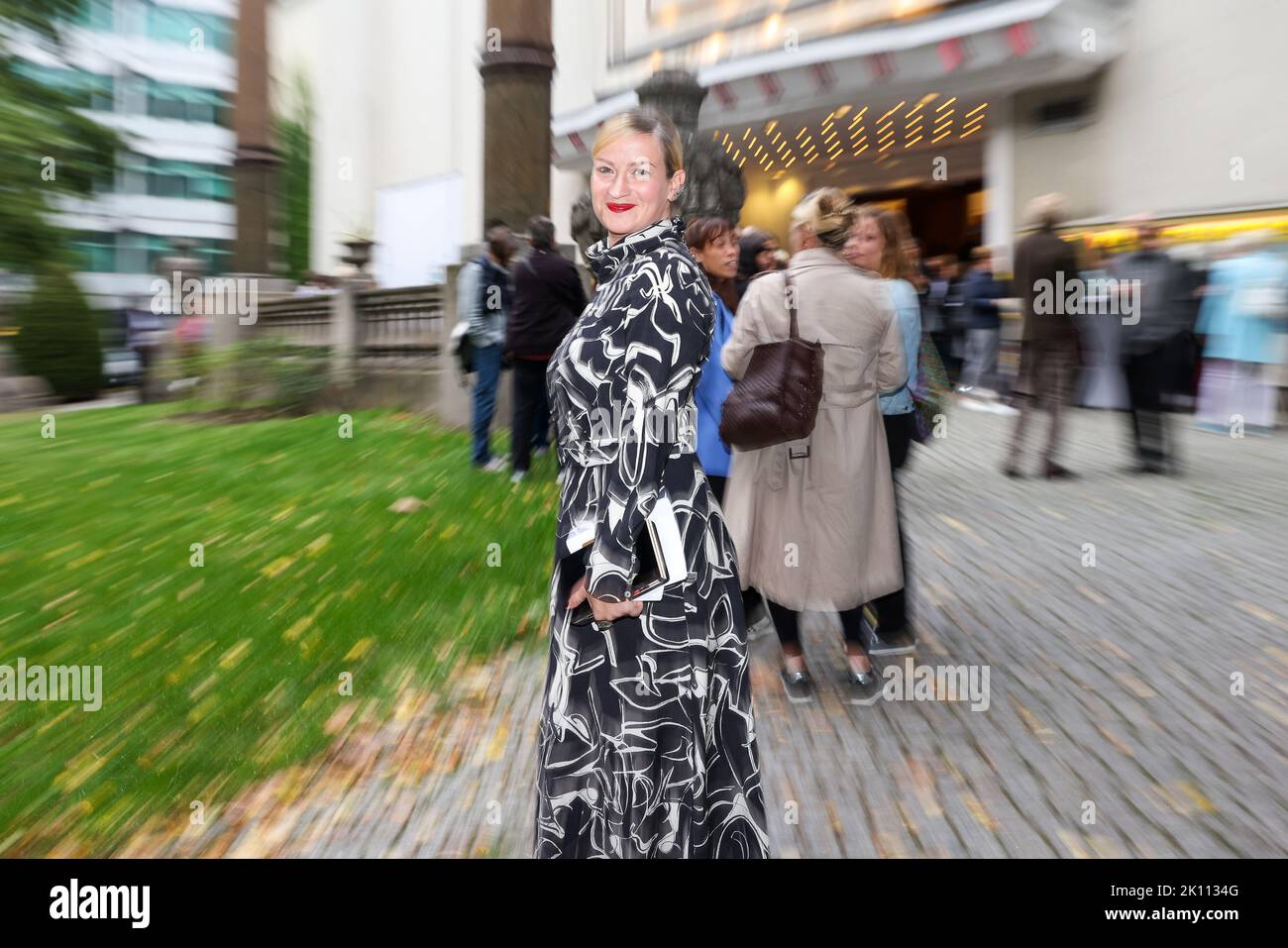 Berlin, Germany. 14th Sep, 2022. Nina Gummich arrives at the premiere ...