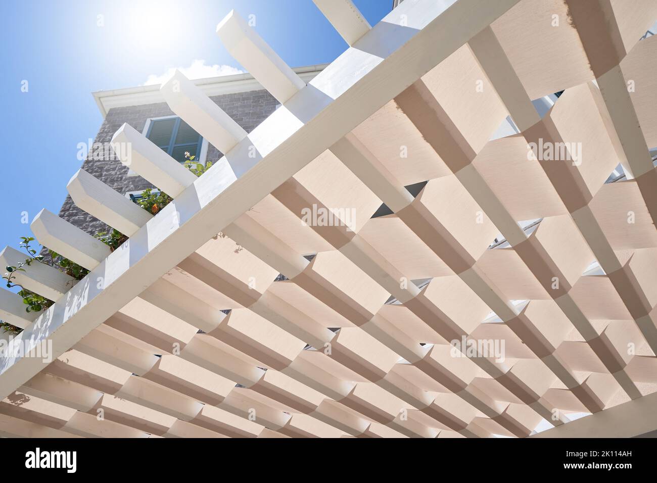 White wooden pergola roof for sun shade Stock Photo - Alamy