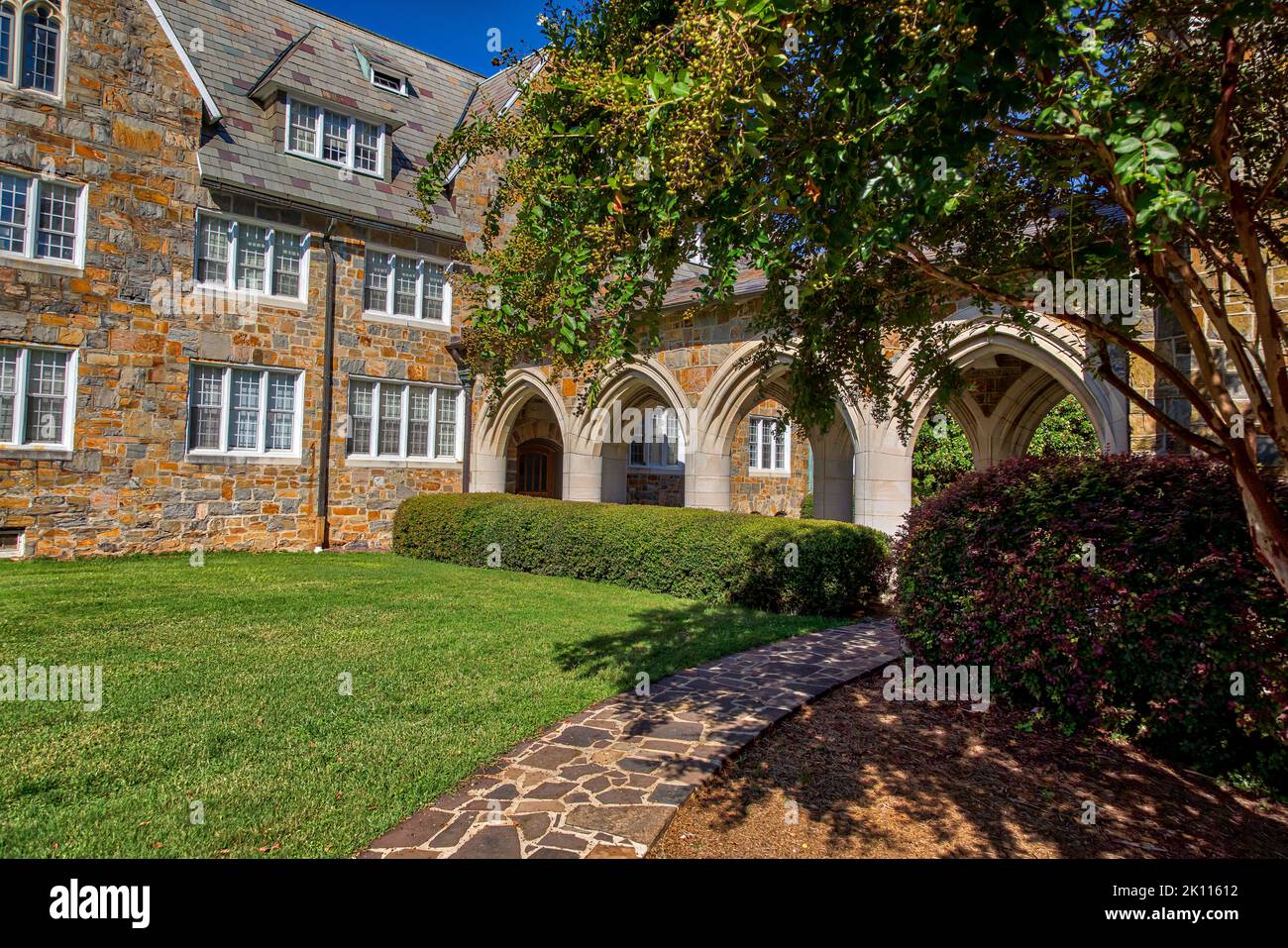 Serene campus hi-res stock photography and images - Alamy