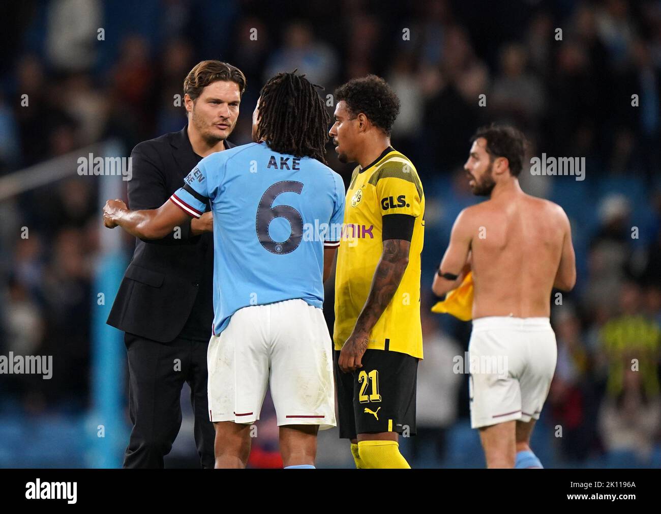 Edin terzic borussia dortmund 2022 hi-res stock photography and images ...