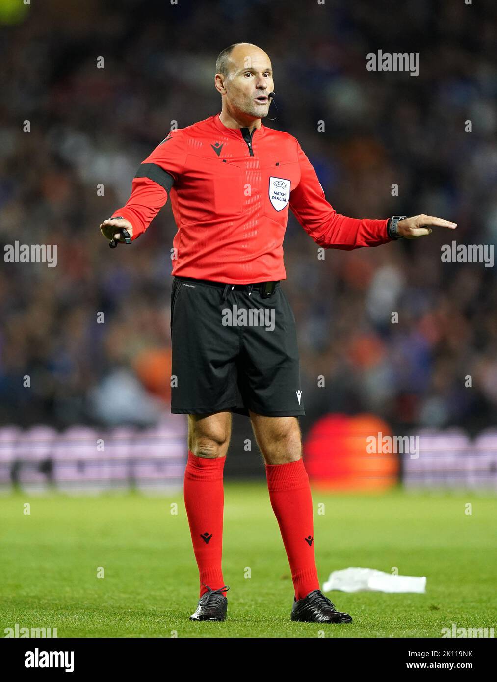Match referee Antonio Mateu Lahoz during the UEFA Champions League ...